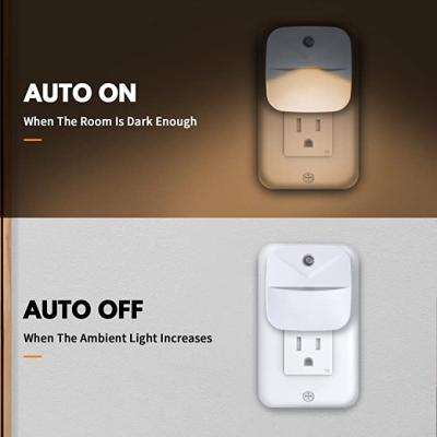 中国 50HzスマートなLED夜ライトへのプラグは自動的に寝室の壁のための夜ランプを回す 販売のため