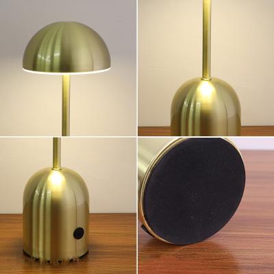 China Das cores recarregáveis da lâmpada de mesa 3 do diodo emissor de luz do CE luz sem corda da tabela do cogumelo à venda