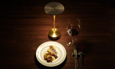 Cina Lampada da tavolo di alluminio della decorazione di tocco più tenue ricaricabile domestico LED di USB per il ristorante in vendita