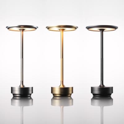 Cina Lampada da tavolo di alluminio della decorazione di tocco più tenue ricaricabile domestico LED di USB per il ristorante in vendita