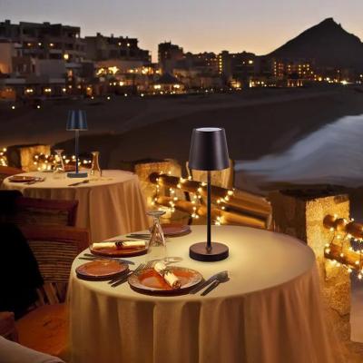 Cina Luce senza cordone dello scrittorio di tocco del ristorante LED, lampada da tavolo ricaricabile del metallo dell'hotel di Antivari in vendita