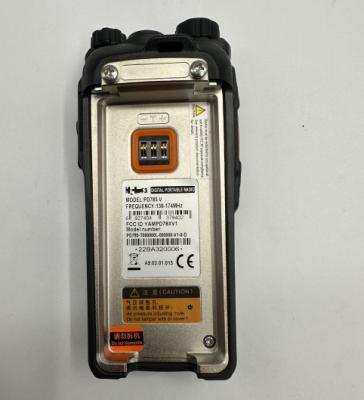 中国 1024 ストレージチャネルを持つ長距離ハンドヘルド UHF ラジオ VHF UHF 周波数タイプ 販売のため