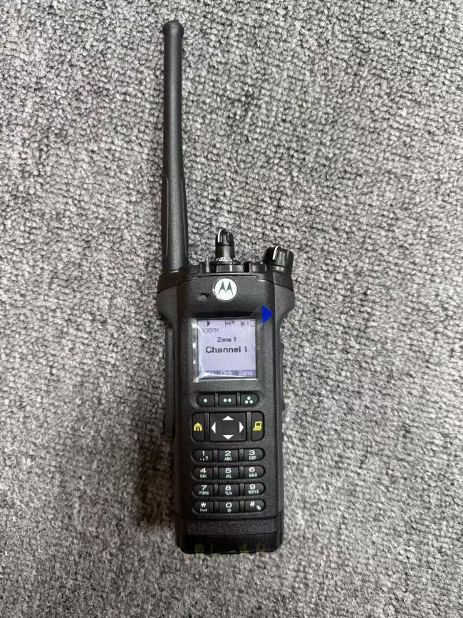 MOTOROLA APX6000 side view