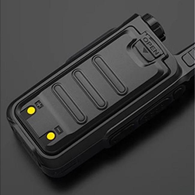 SenHaix N301 Walkie Talkie charging port