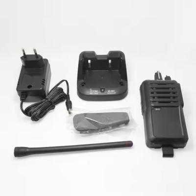 Cina IC-F3003 VHF 136-174 MHz IC-F4003 UHF 400-470 MHz 5W Trasmettitore portatile portatile a due vie radio con 16 canali in vendita