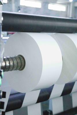 China Rollo de papel recubierto con pegamento extraíble en venta