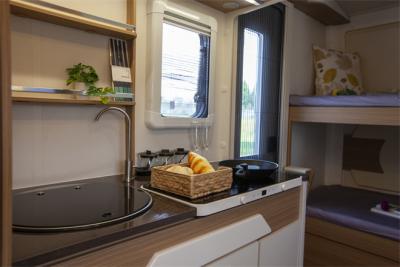 China 100km/H Camper Van RV Motorhome Rv Camper Van Adventure Camper Van Electric for sale