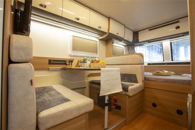 China 100km/H Camper Van RV Motorhome Rv Camper Van Adventure Camper Van Electric for sale