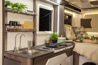 China Electric Camper Van RV Motorhome Travel Camper Vans Family Camper Van for sale