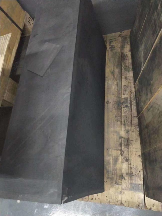Big Blocks 740*400*2300 Grain Size 0.8mm 1.75g/cm3 Graphite