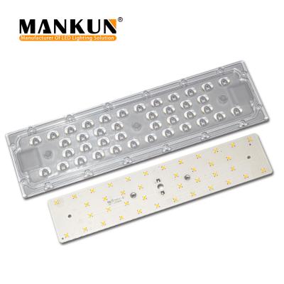 中国 30W 40W LEDの街灯モジュールSMD 3030の自己開発するパテント レンズ 販売のため