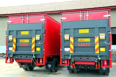 Cina la porta posteriore idraulica di 1.8m solleva il camion di 2 Ton Automatic Tailgate Lift For in vendita