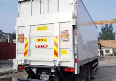 Cina La coda del veicolo di DC12V solleva la lega di alluminio del portone dell'ascensore del trasportatore dell'automobile 1000kg in vendita