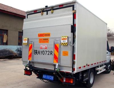 Cina Ponte levatoio astuto del camion del contenitore di portoni 800mm dell'ascensore idraulico 700kg con il legamento in vendita