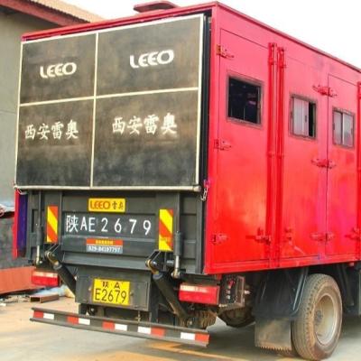 Cina Il ponte levatoio piegante 1000KG del rimorchio di trattore del carrello elevatore munisce l'ascensore di coda sul camion in vendita