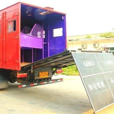 Cina Ascensore mobile della coda del ponte levatoio 850kg Portabls del rimorchio di trattore del bestiame in vendita