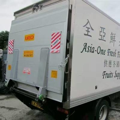 China 2500kg Heavy Lorry Tail Gate 2.4m Hydraulic Tail Lift Vertically for sale