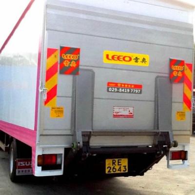 中国 2トンの負荷に荷を下すことのための油圧尾上昇のプラットホーム2400mm 販売のため