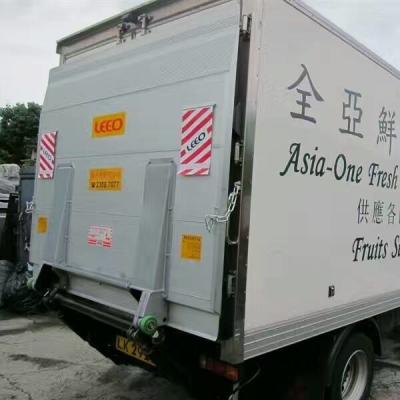 Cina Piatto di alluminio del ponte levatoio diritto del camion del CE 2KW dell'ascensore della coda del veicolo 2000KG in vendita