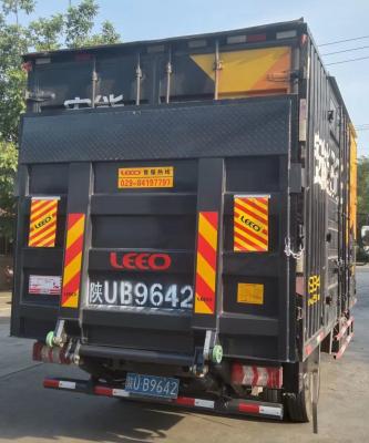 中国 Liftgateが付いている1500KG積載量の貨物自動車のテールゲートの揚げべらの貨物トラック 販売のため