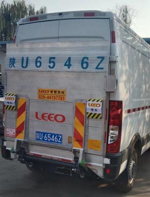 Cina Il potere idraulico dell'auto di larghezza 1800mm del sollevatore della porta posteriore con DC12V e colore può essere porta posteriore cutomized per il camion in vendita