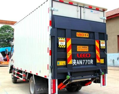 Cina la porta posteriore idraulica 18MPa solleva il cilindro dell'olio 10L per il camion in vendita