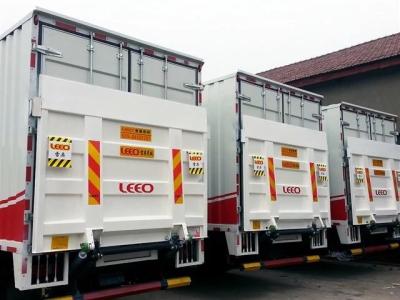 Cina La porta posteriore idraulica del camion del piatto di alluminio di scivolo solleva l'unità motrice di DC12V 2KW in vendita
