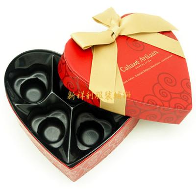 Cina Contenitori di regalo colorati a forma di cuore del cartone con chiusura ed il nastro magnetici in vendita
