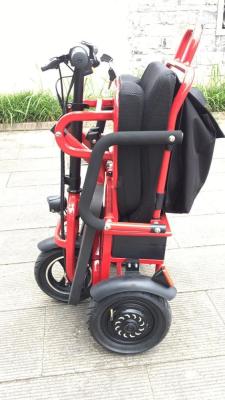 Cina 48V 10Ah batteria al litio scooter triciclo elettrico pieghevole per adulti leggero in vendita