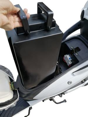 Cina Italy Best Seller 48V 500W Electric Scooter Pedal Assist 60km Range per Charge 18 Inch Tire 48V 20ah Bluetooth Sensor Disk in vendita