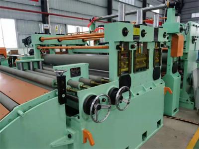 Cina Il taglio di alluminio del taglio della mosca dello strato della bobina alla lunghezza allinea la larghezza di 300-1600mm in vendita