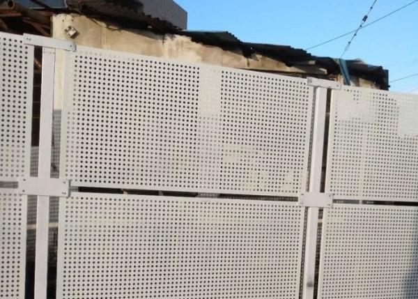 Fence /welded fence /perforated fence