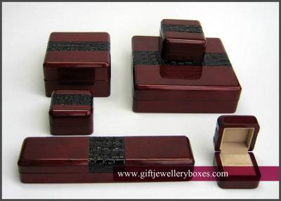 China Excellent and personalized Offset printing or silk screen printing wooden jewelry box and Jewelry Box Sets factory