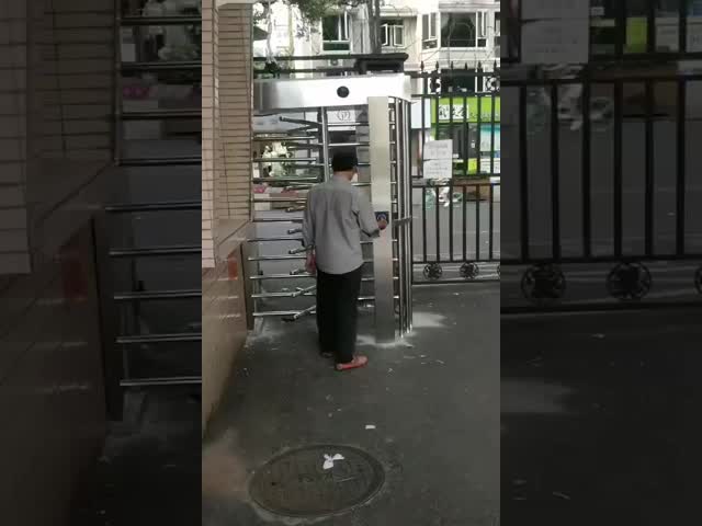 Torniquete de altura completa para interiores/exteriores con lector de tarjetas o sistema de control de acceso múltiple