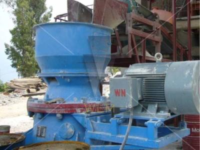 Cina Frantoio idraulico estraente 90kw del cono con il singolo cilindro per schiacciare il minerale di rame del minerale di ferro in vendita