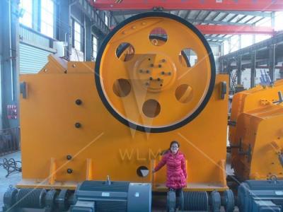 Cina 160kw raddoppiano il frantoio a mascella di pietra leva per il frantoio primario 390t/h in vendita