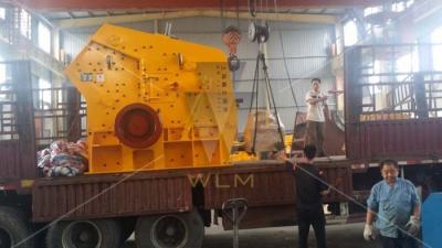 Cina Si raddoppia - frantumatore a martelli di impatto della pietra della struttura di adeguamento per le estrazioni minerarie dei 40 - 50 t/h in vendita