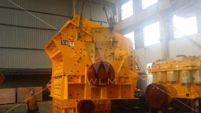 Cina Si raddoppia - frantumatore a martelli di impatto della pietra della struttura di adeguamento per le estrazioni minerarie dei 40 - 50 t/h in vendita
