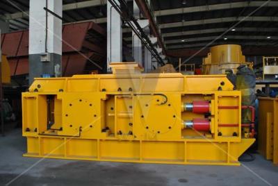 Cina Frantoio a cilindro idraulico ad alta resistenza per l'estrazione mineraria tagliato, frantoio a cilindro doppio in vendita