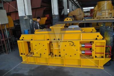 Cina Frantoio a cilindro idraulico ad alta resistenza per l'estrazione mineraria tagliato, frantoio a cilindro doppio in vendita