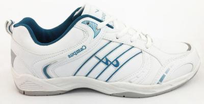 China Comfortable White Mesh SG soccer cleats For girl , Lightweight for sale