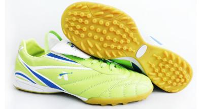 China Yellow Customized Indoor Soccer Shoes Waterproof with Lightweight for sale