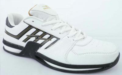 China Outdoor Air mesh men tennis shoes , Autumn mountain hiking shoes for sale