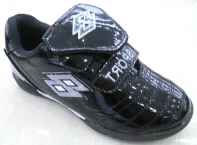 China Waterproof o estilo livre das sapatas do futebol das crianças pretas, tamanho 30# - 34# à venda