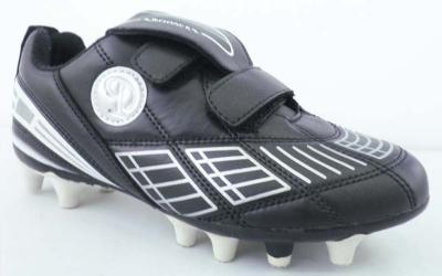 Cina Stivali di calcio del blackout degli ampi uomini, scarpe dell'interno di calcio del tappeto erboso della gioventù in vendita