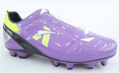 China Customized Purple Wholesale Soccer Shoe Environmental for boys for sale