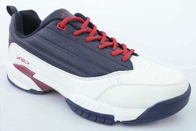 China Customized Logo Different Designs Lightweight Tennis Shoes for sale