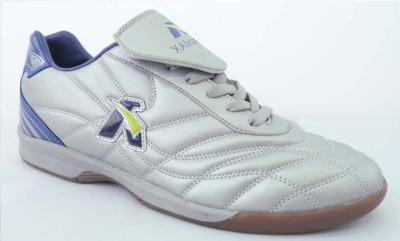 China Rubber Sole Customized Indoor Soccer Shoes Lightweight for girl for sale
