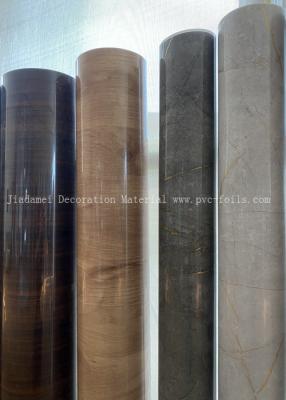 China Film décoratif en PVC à grains de bois très brillants pour le pressage sous vide à la membrane for sale