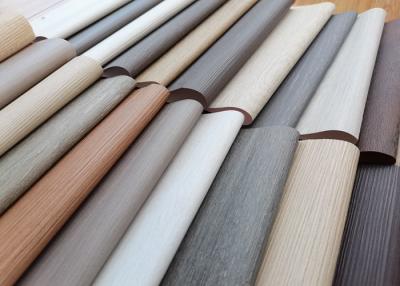 China Foshan Grão de madeira auto-aderente PVC adesivos de móveis para decoração de superfície à venda
